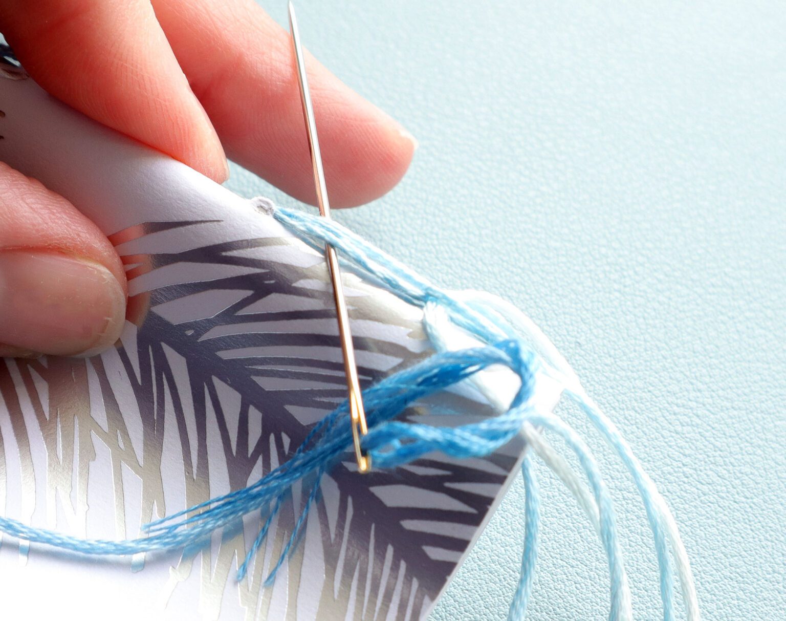 Tutorial | How to Make DIY Mini Pamphlet Holiday Book Ornaments