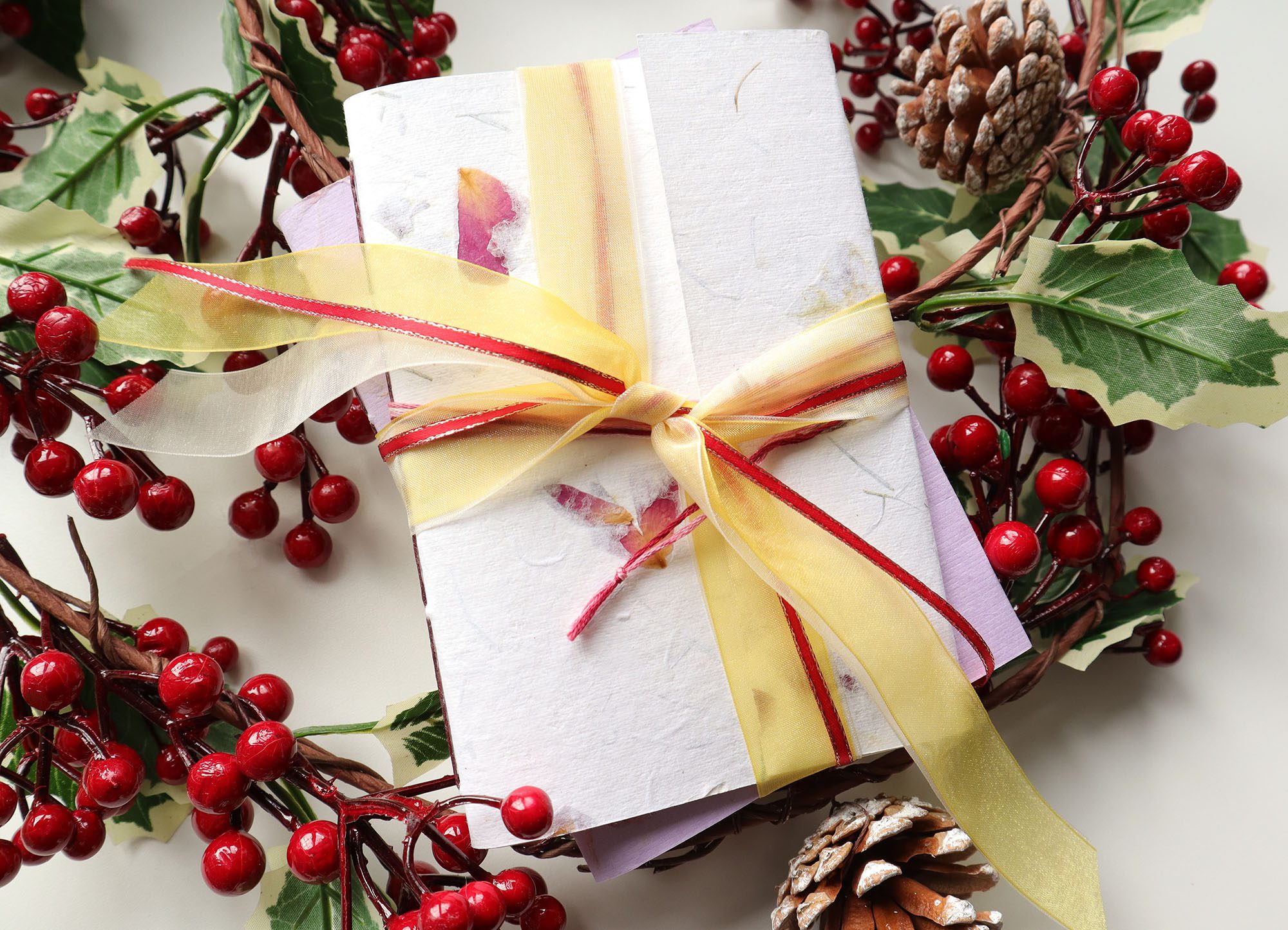 Tutorial | Handmade Book Gifts | Wrapped Pamphlets as Stocking Stuffers